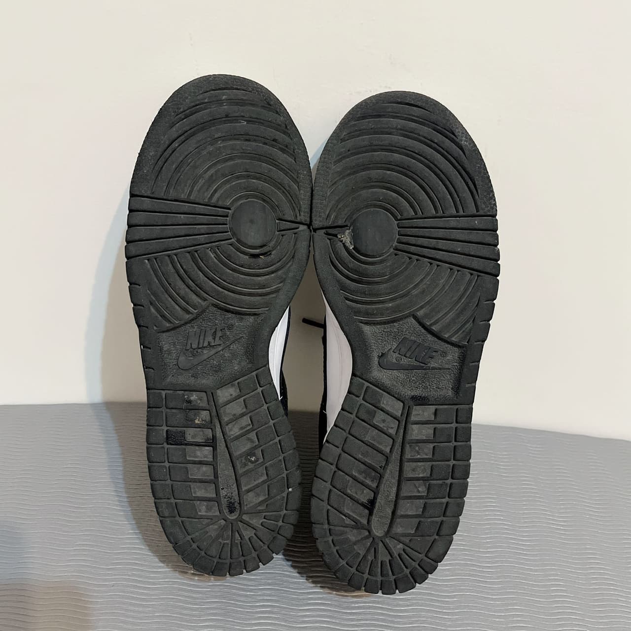 #我要賣 （已售出🥳）現貨｜二手 NIKE DUNK LOW 熊貓 CW1590-100 大童女鞋 - 二手交易板 | Dcard