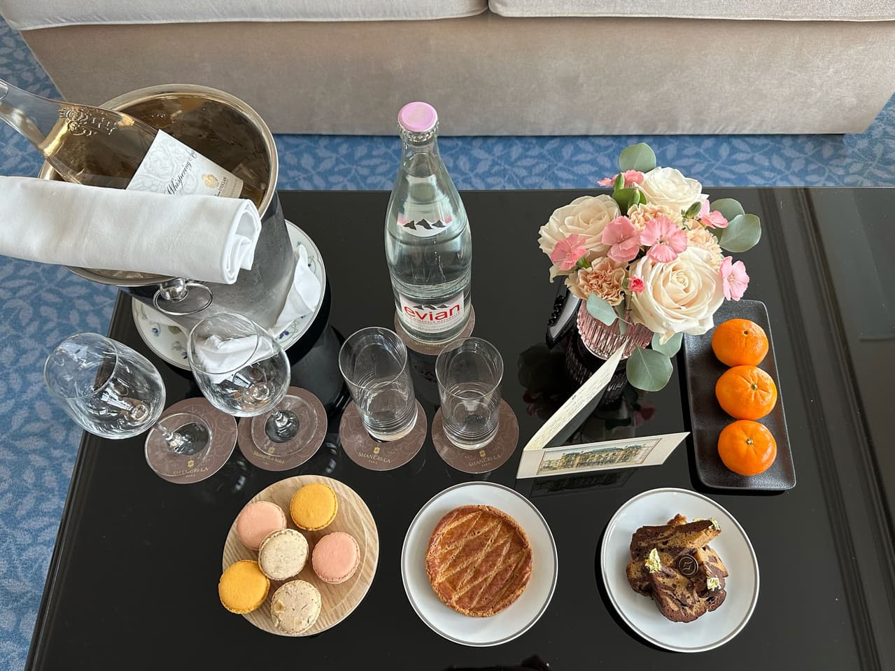 開箱一晚六位數的巴黎宮殿級酒店 - 凱倫 (@karen_food_map) | Dcard