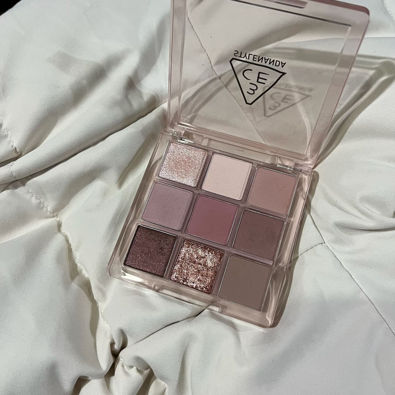 #我要賣 #售 3CE九宮格眼影盤 Some def - 二手交易板 | Dcard