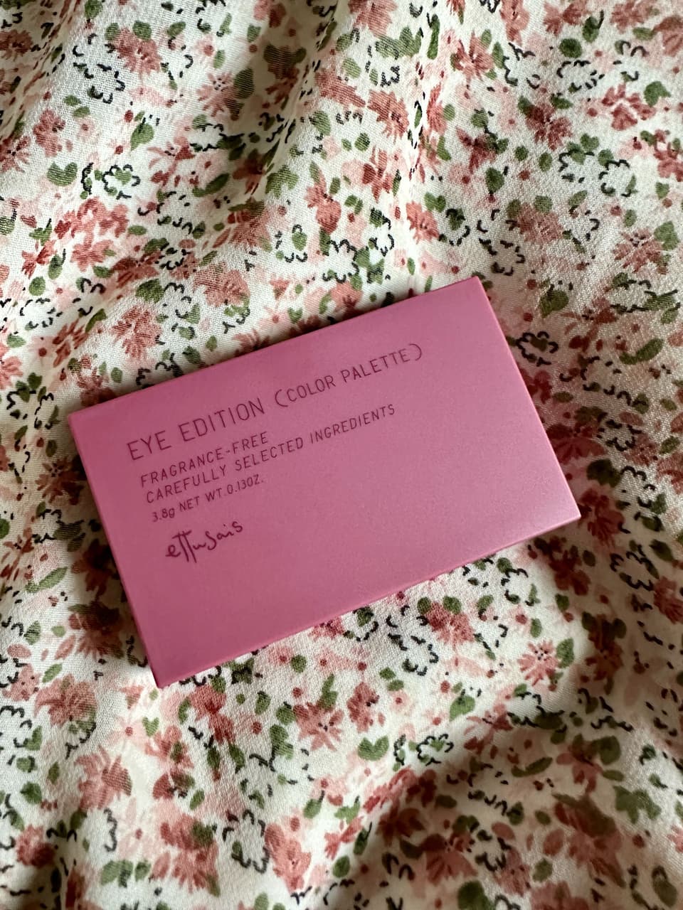 #分享 ettusais 艾杜紗 微暮絲絨雙色眼影 17桃花紫 - 美妝板 | Dcard