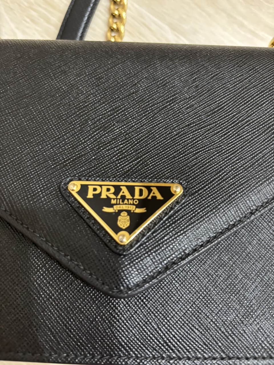 #我要賣 PRADA鍊包 - 二手交易板 | Dcard