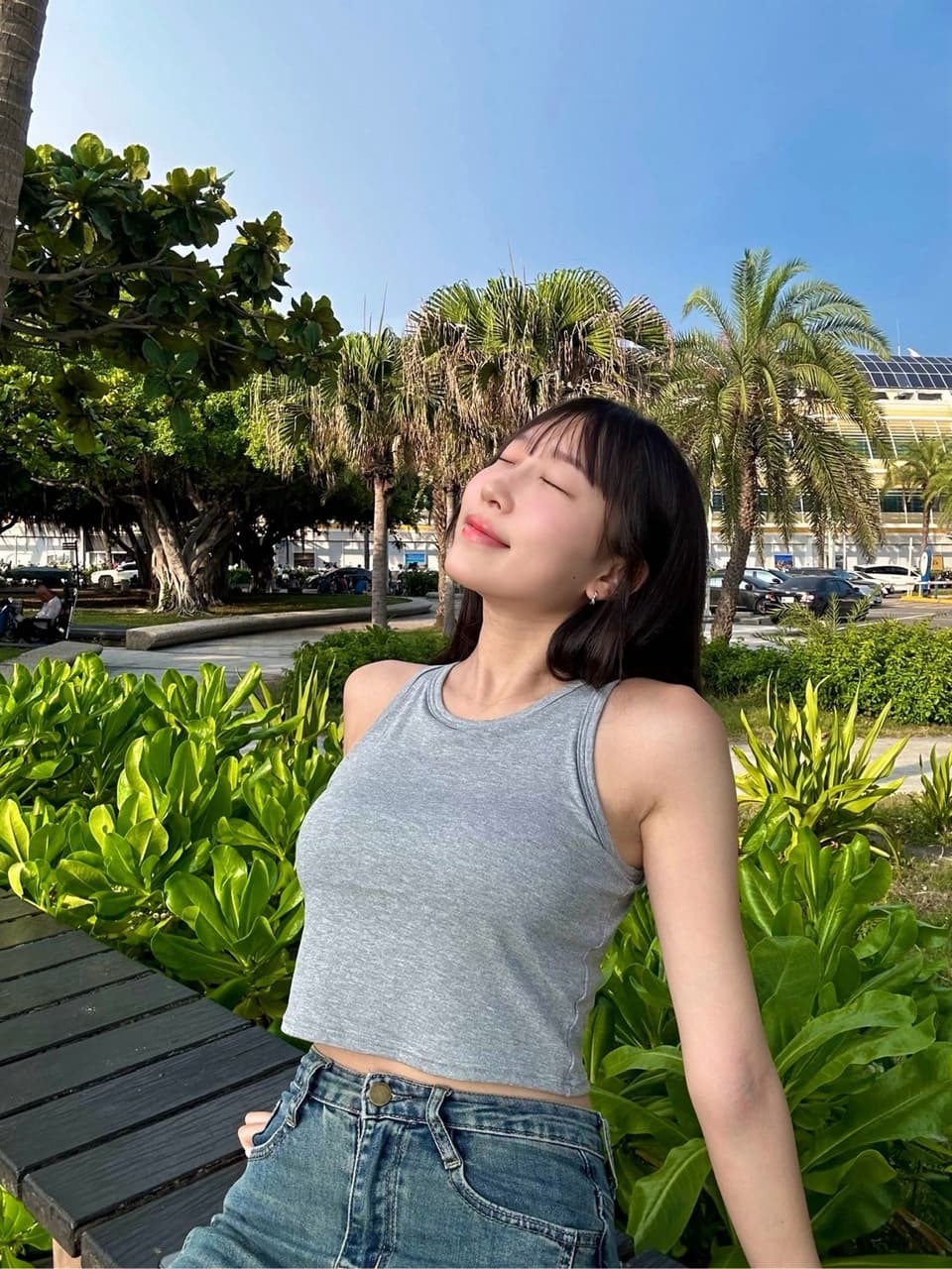 Banana Pie 經典削肩涼感背心BRA TOP🩶 - 炙燒起司鮮蝦 (@yujing.) | Dcard