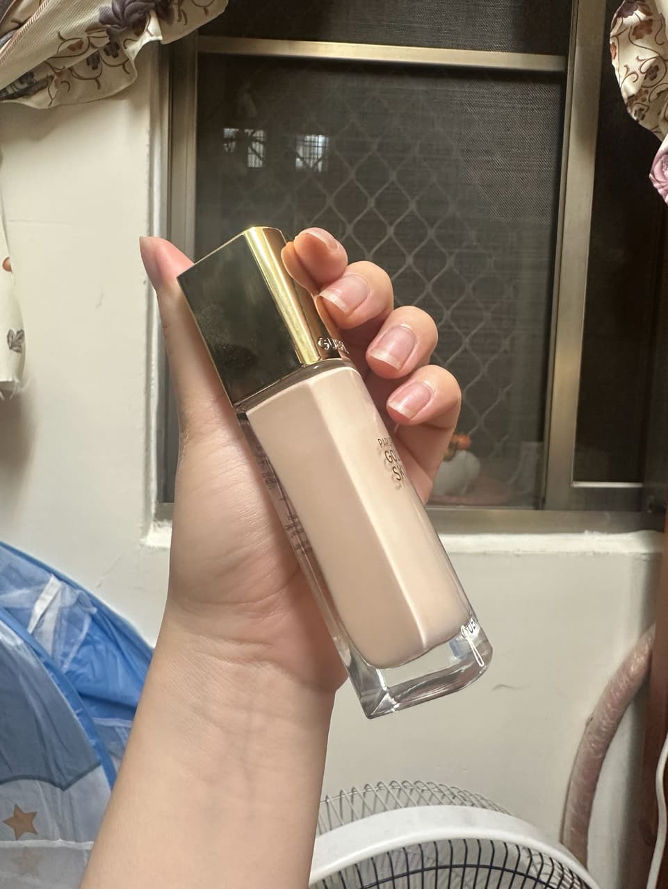 #我要賣 #我要賣 嬌蘭24k純金光透精華粉底液 00C $2900 - 二手交易板 | Dcard