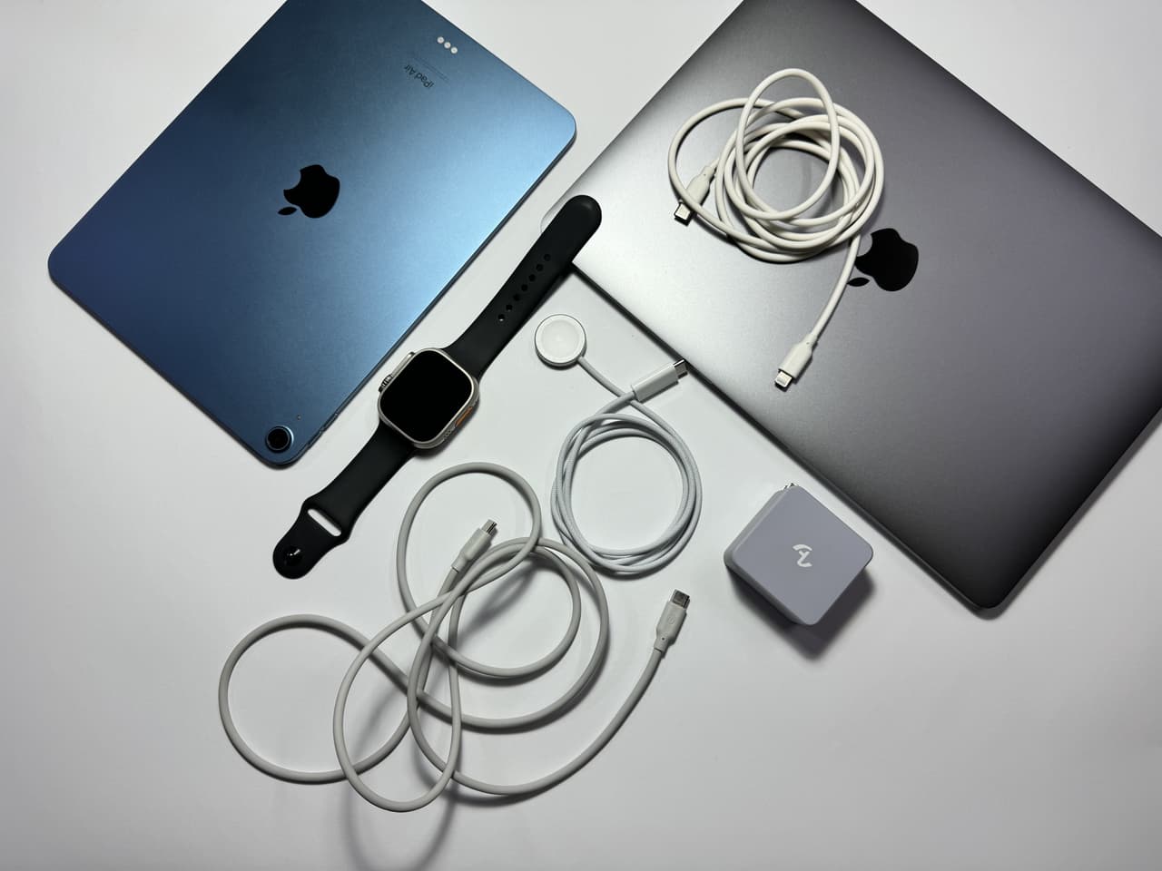 #開箱 一顆兩用超方便！Allite WA1 2IN1 AppleWatch AirPods 便攜型雙面充電器 - I'M JOE (@joe512) | Dcard