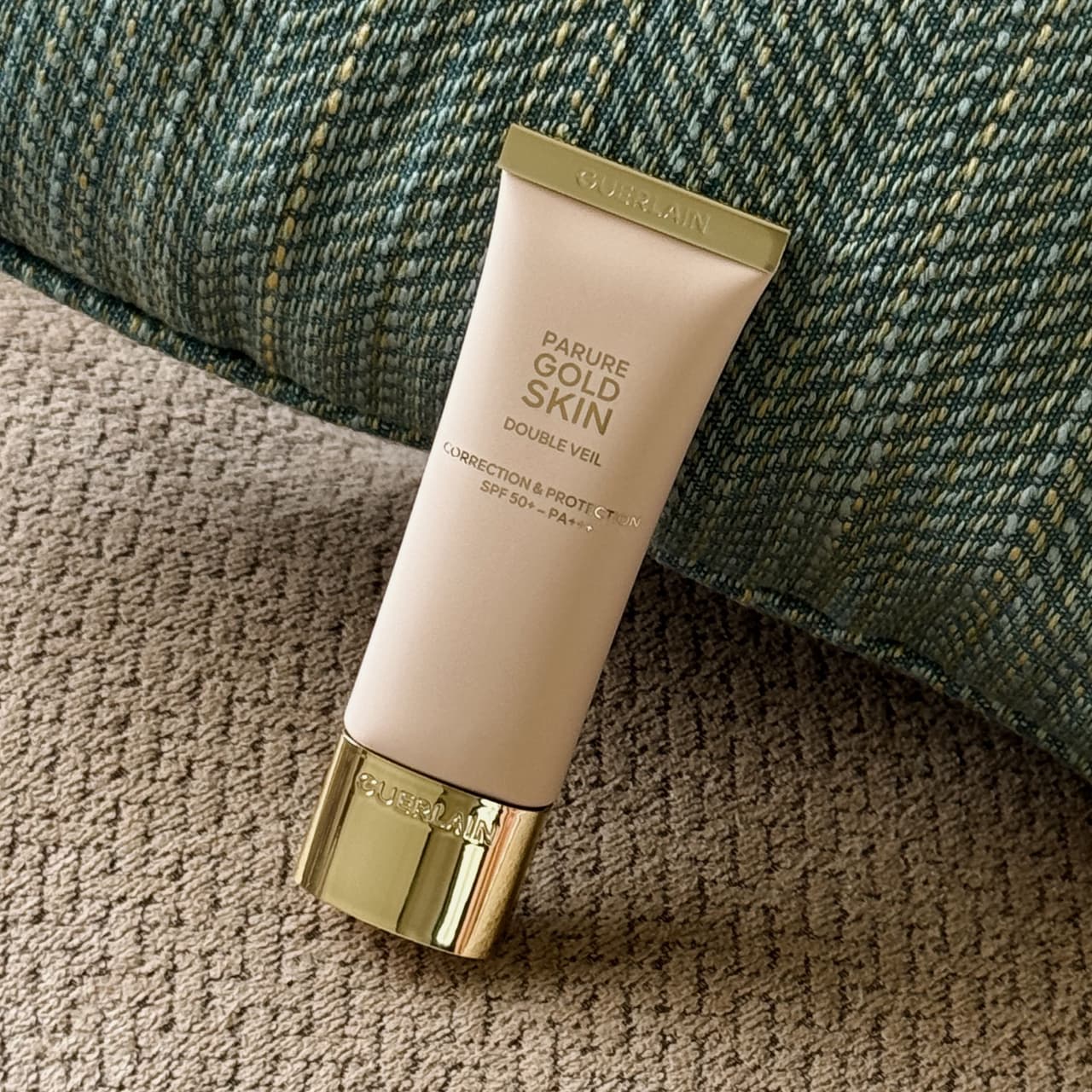 擁有套上濾鏡般的肌膚🤍 #嬌蘭 24K純金奢緞光妝前乳 - 美妝板 | Dcard