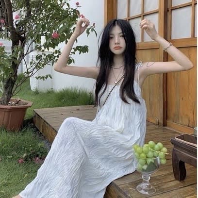 洋裝特輯👗165cm以上高個子女生也能穿🛍️分享3件必須購入的細肩帶洋裝💙💙 - 芝芝｜購物芝旅 (@hannee) | Dcard