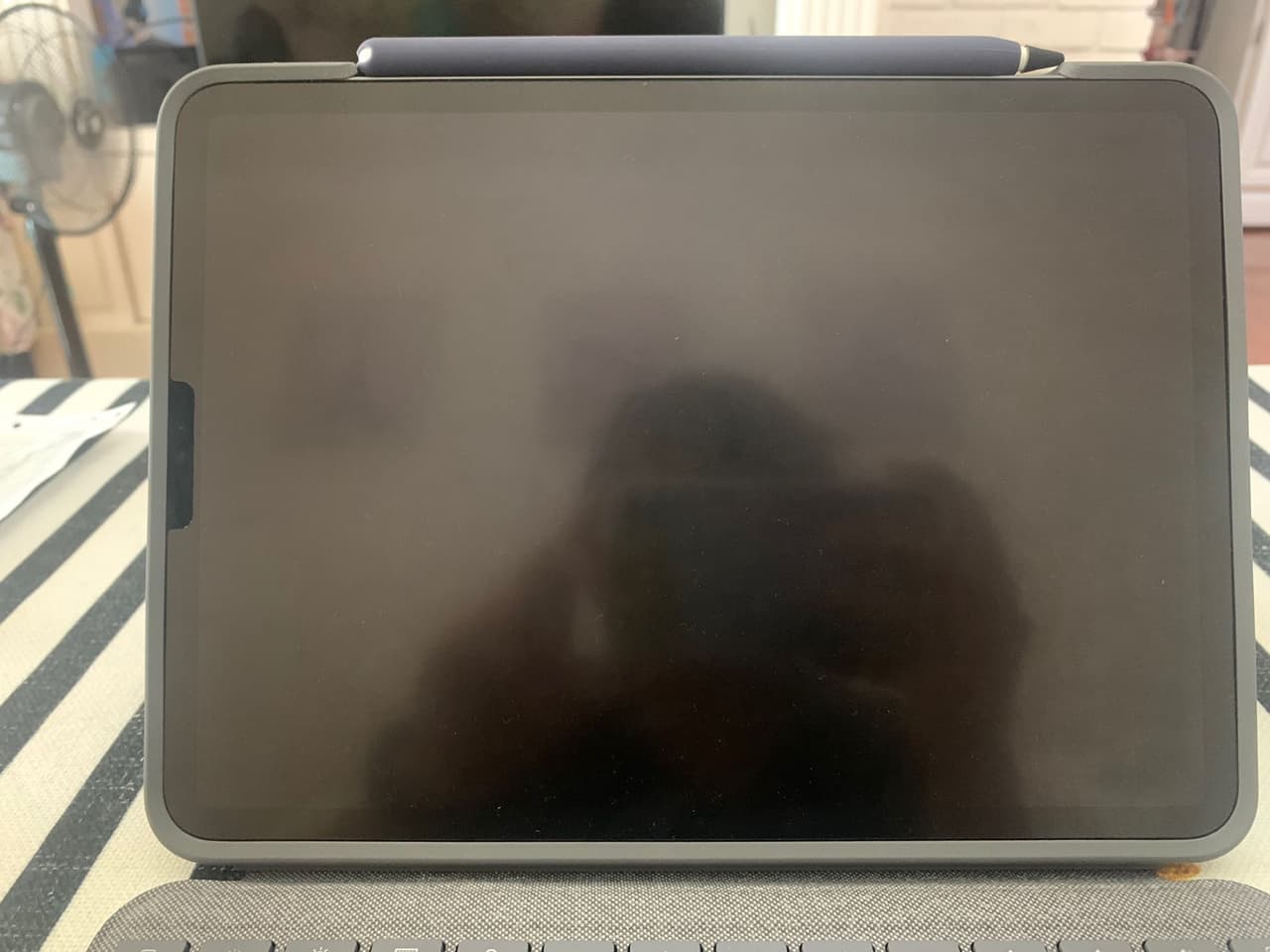 #iPad iPad pro 11 Logitech羅技folio touch配件分享！ - Apple板 | Dcard