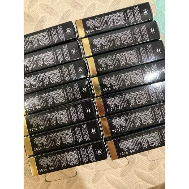 #我要賣 香奈兒chanel coco持色潤唇膏白管系列912/914/918 - 二手交易板 | Dcard