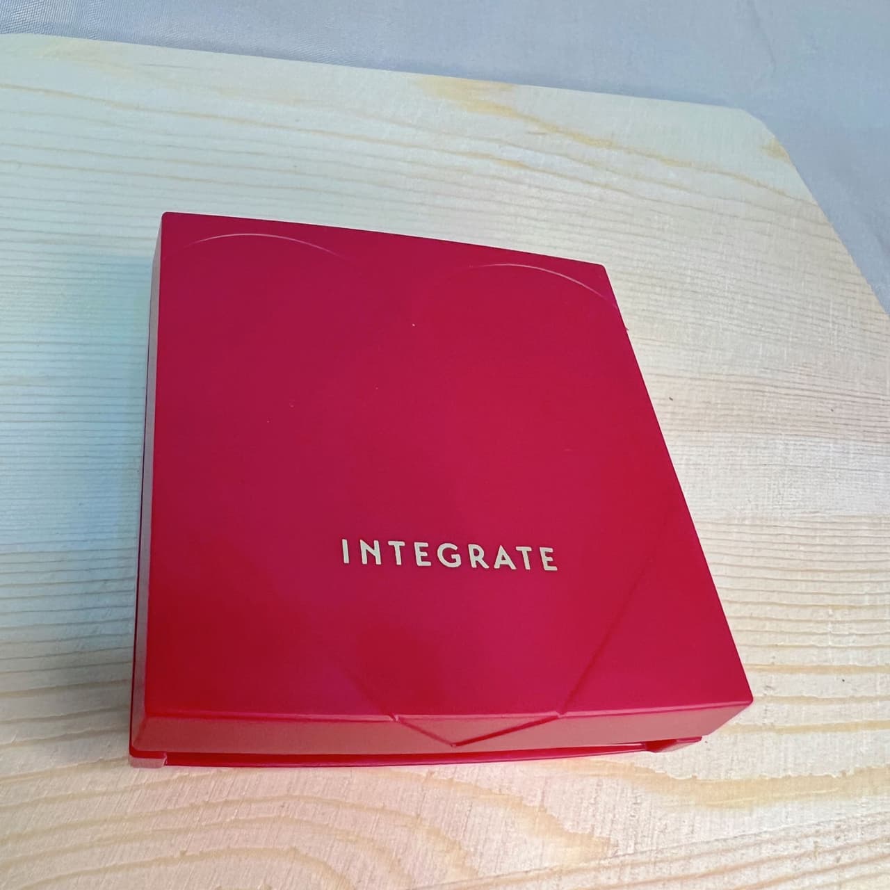 柔焦第一名🥇INTEGRATE 櫻特芮 柔焦輕透美肌粉餅 - 贊助板 | Dcard