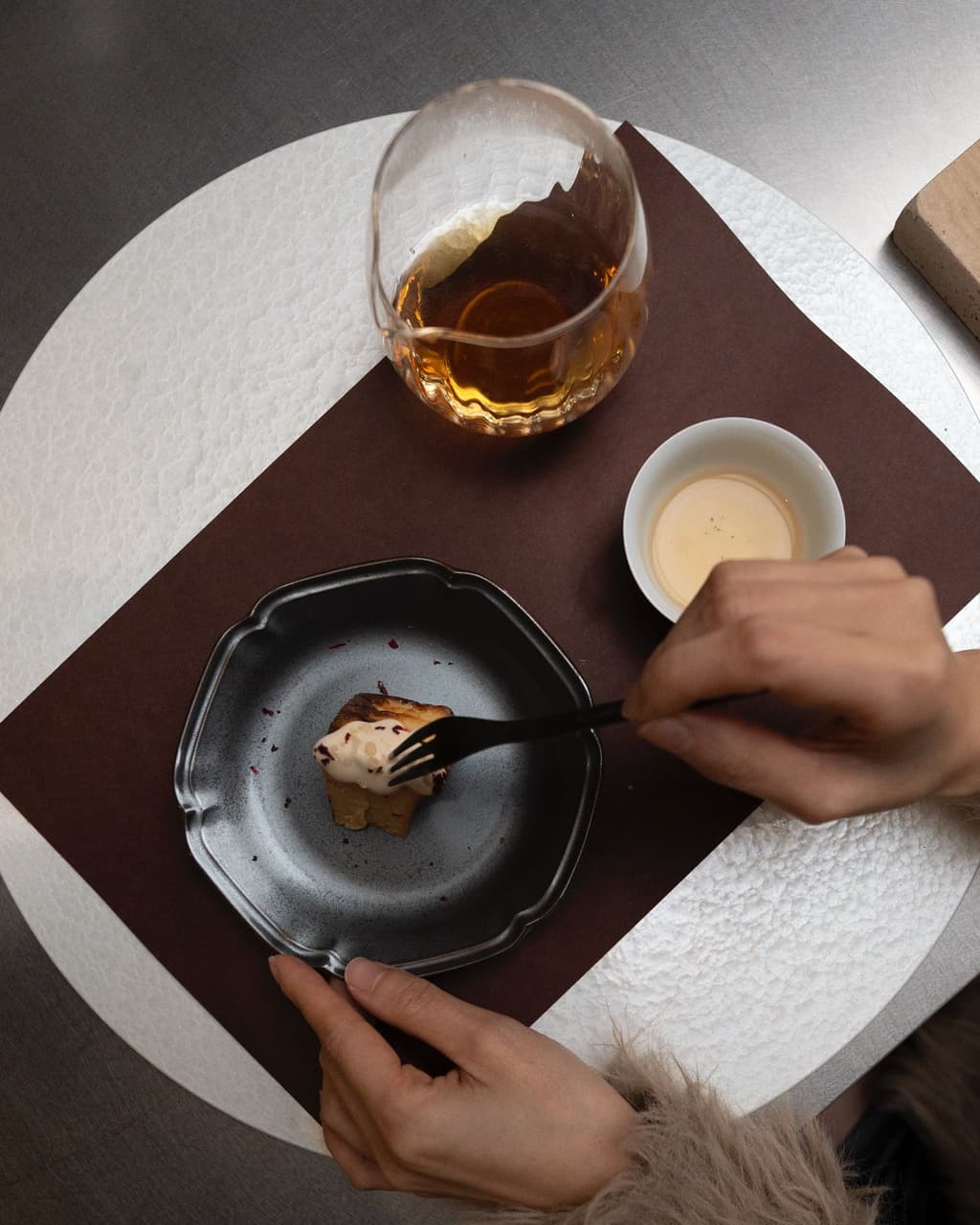 悠寂庵 𝐘𝐨𝐜𝐡𝐢𝐞𝐧🏠超美現代簡約風格茶甜品店 - 維尼 (@bwfoodieh) | Dcard