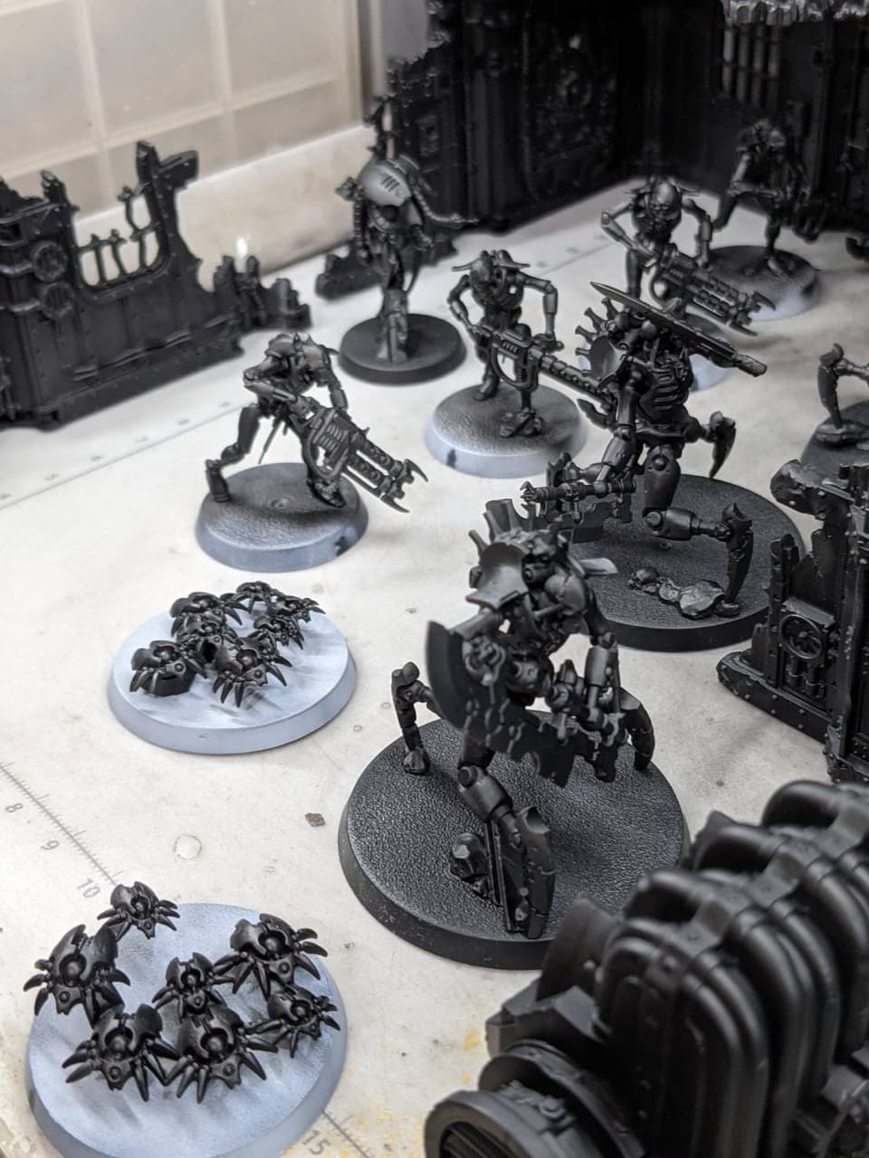 #戰錘40K 今天終於組完然後上底漆了 - 玩具板 | Dcard