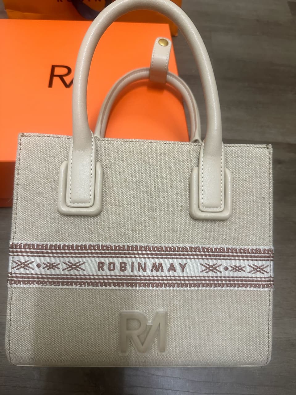 #我要賣 #ROBIN MAY-月桂女神手提包 - 二手交易板 | Dcard
