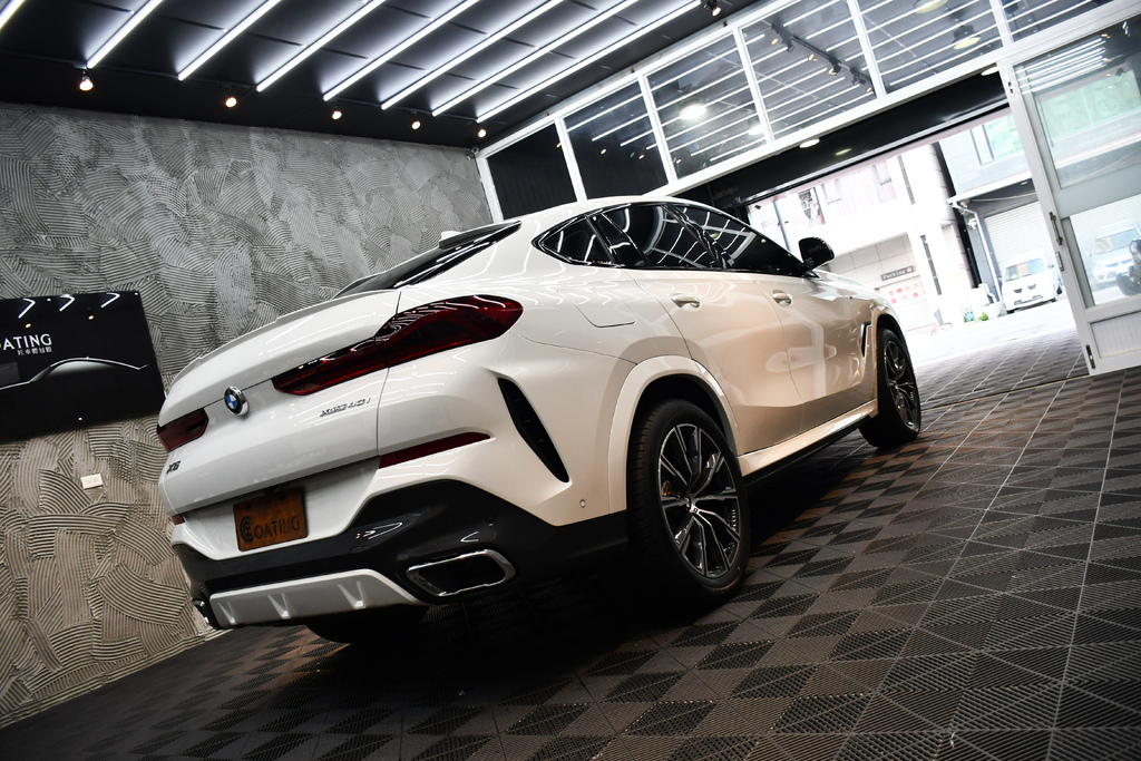 #分享 高雄汽車包膜【匠車體】電腦版型包膜也可以滿貼、搞定BMW X6鋼琴鏡面零件│手工包膜不敢做的來找這家│高雄用電腦裁切的車體包膜店│楠梓汽車貼膜推薦 - 閒聊板 | Dcard