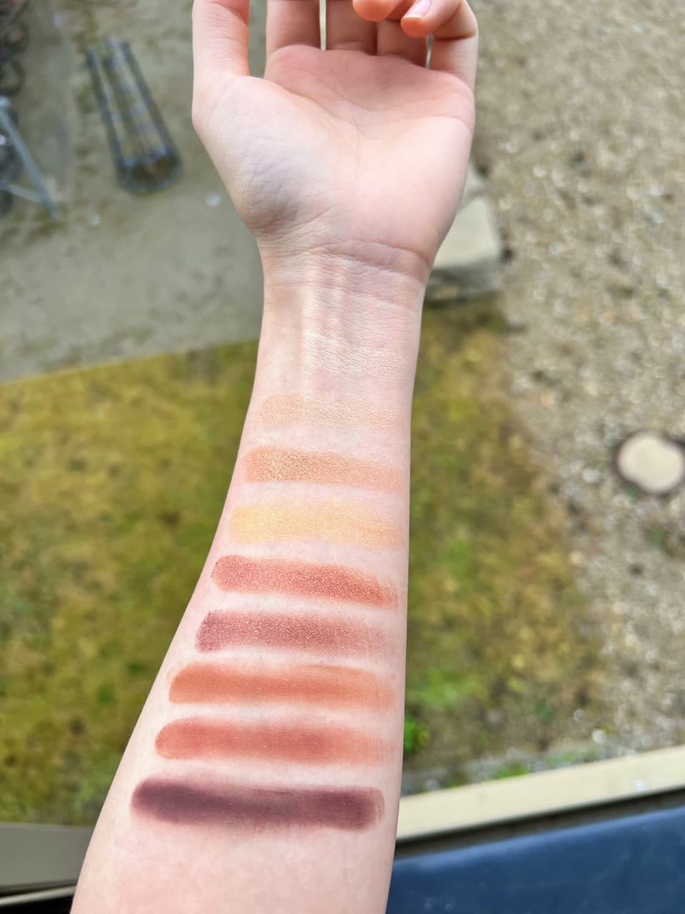 #試色 日常眼影推薦 Morphe 9R 眼影盤 - 美妝板 | Dcard