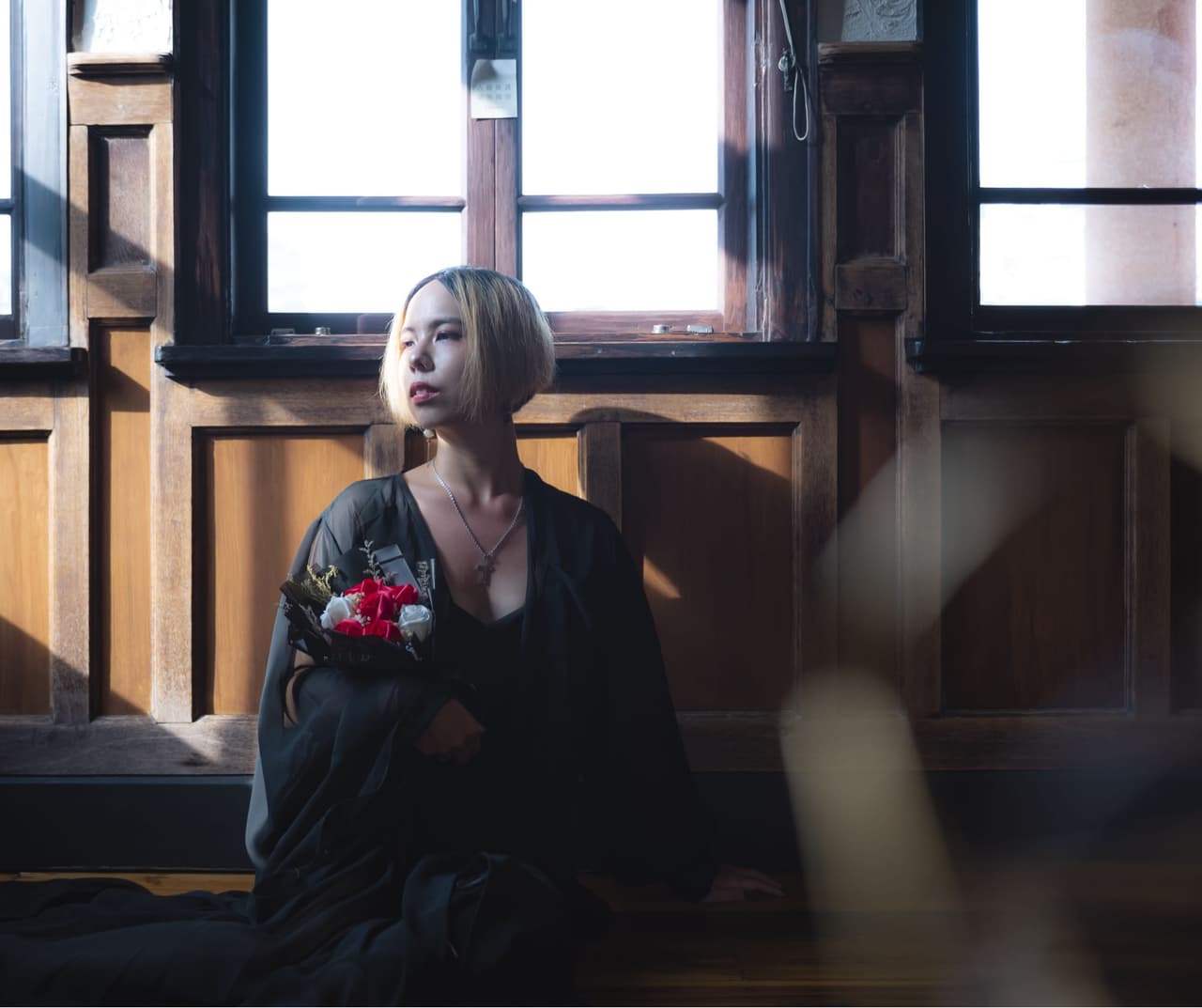 #外拍 台中一德洋樓實戰！日式洋樓x暗黑風，從唯美逐漸黑化 - 小林影像 (@linyoujun) | Dcard