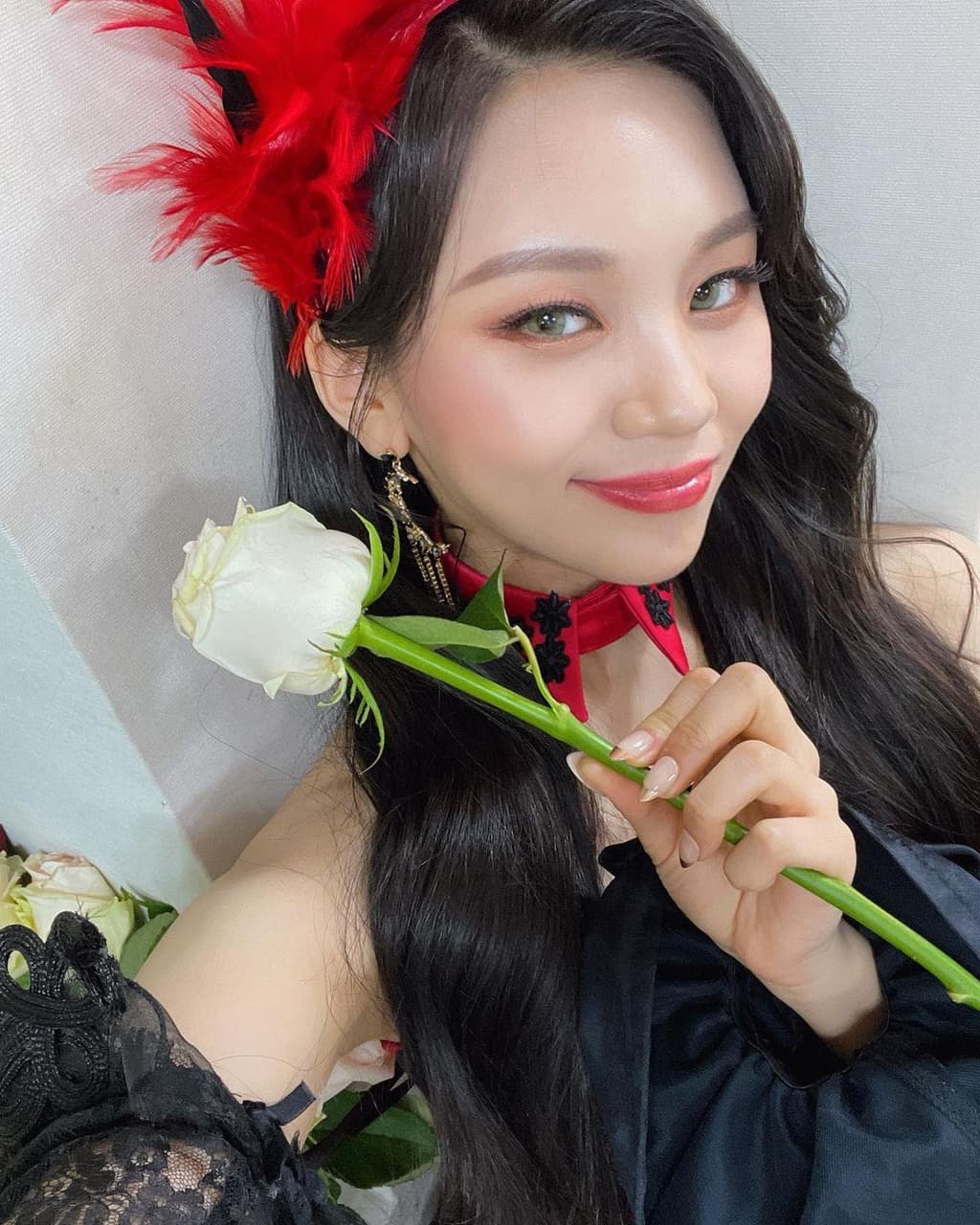 #更新 220422 Umji IG 貼文/Universe FNS更新 - GFRIEND板 | Dcard