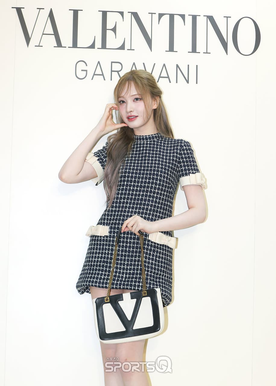 #韓網熱門 新染髮的IVE LIZ - IVE板 | Dcard