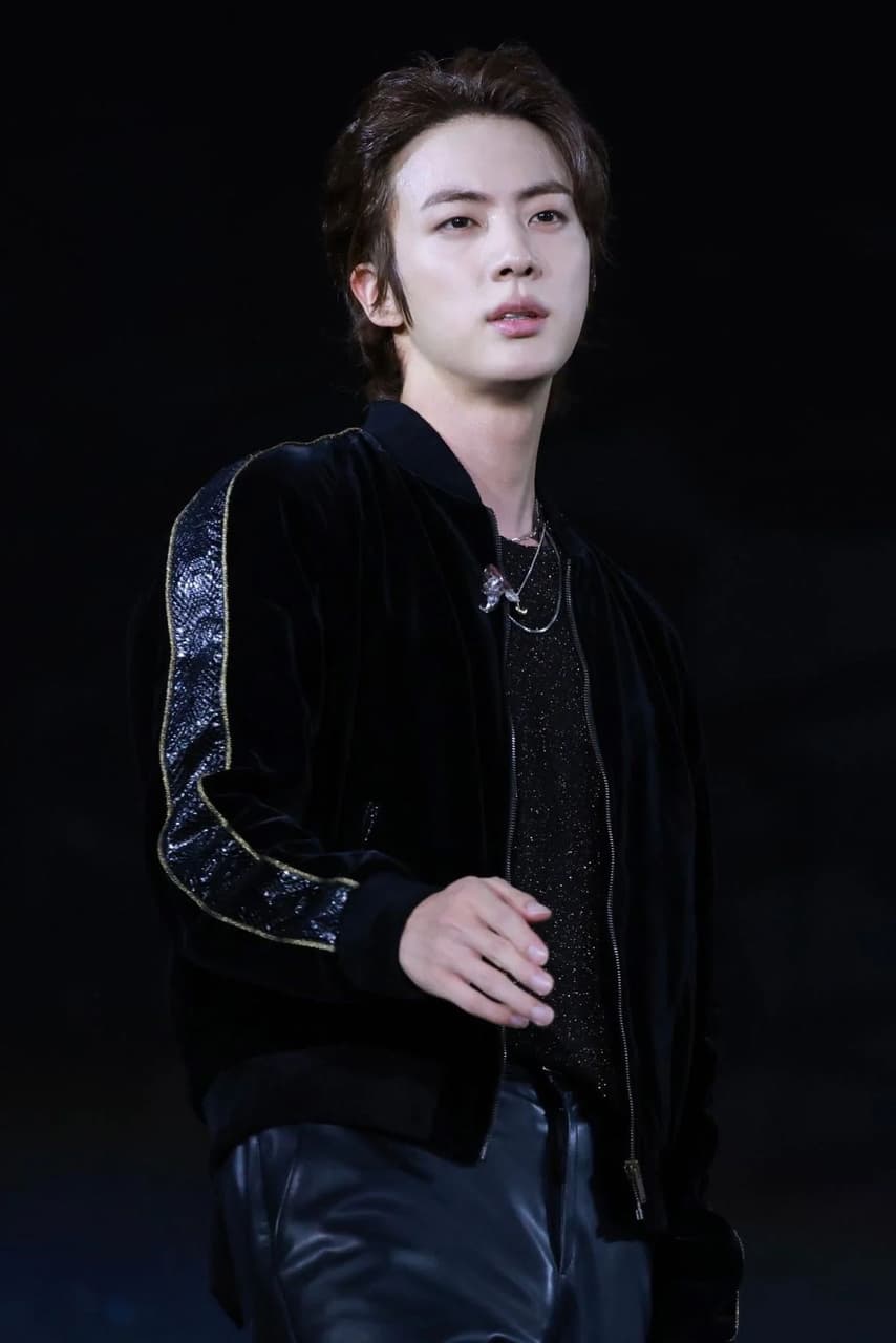 #分享 #theqoo熱門 依然很了不起.. 防彈少年團Jin的visual - BTS板 | Dcard