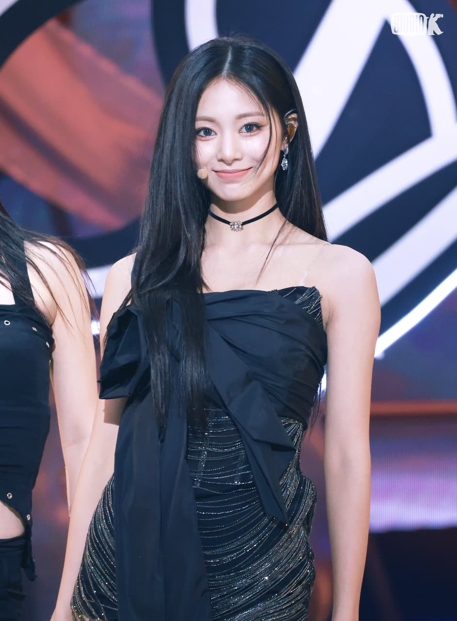 #分享 子瑜solo"Run Away" KBS打歌舞台官方側拍 - TWICE板 | Dcard