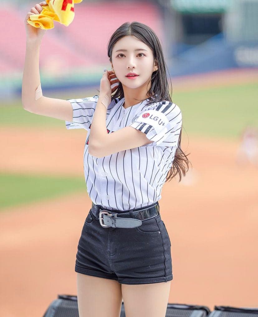 #分享 啦啦隊系列｜LG雙子的性感甜心 - 啦啦隊女孩板 | Dcard