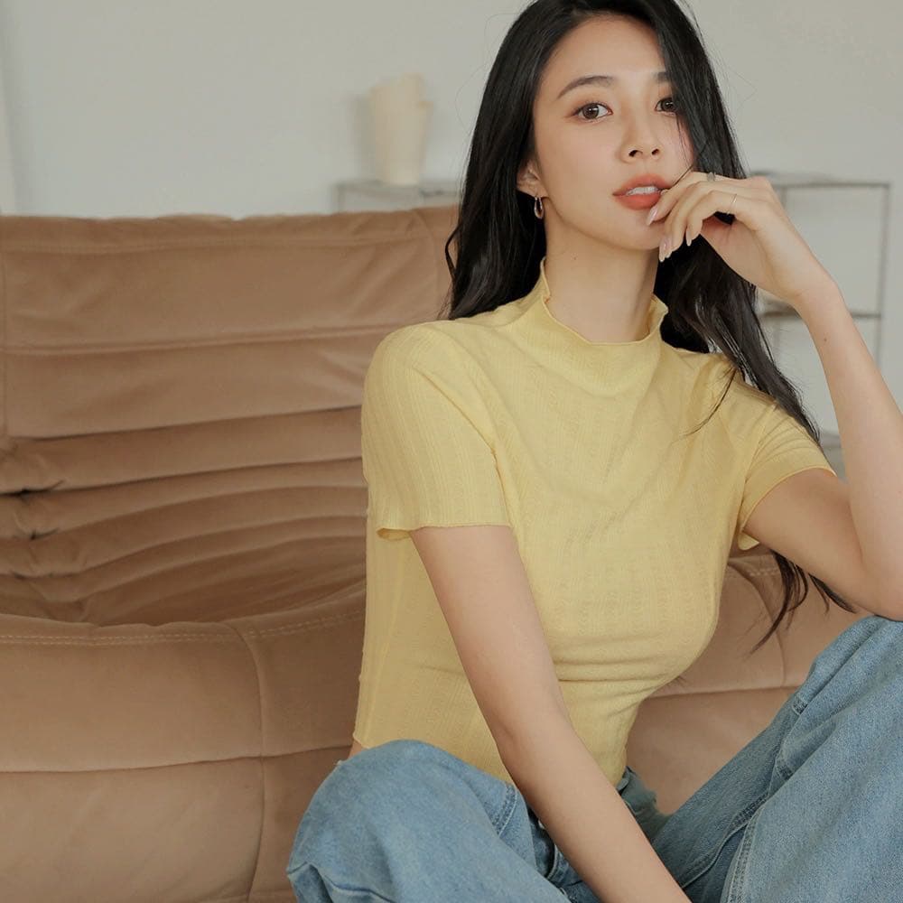 露出你的纖細小蠻腰😍分享5款短版上衣👕合身不緊身 好身材一覽無遺👀透膚織紋上衣、V領抓皺上衣、方領羅紋上衣 Y2K穿搭 airspace辣妹服飾推薦‼️ - haloyoyo (@haloho ...