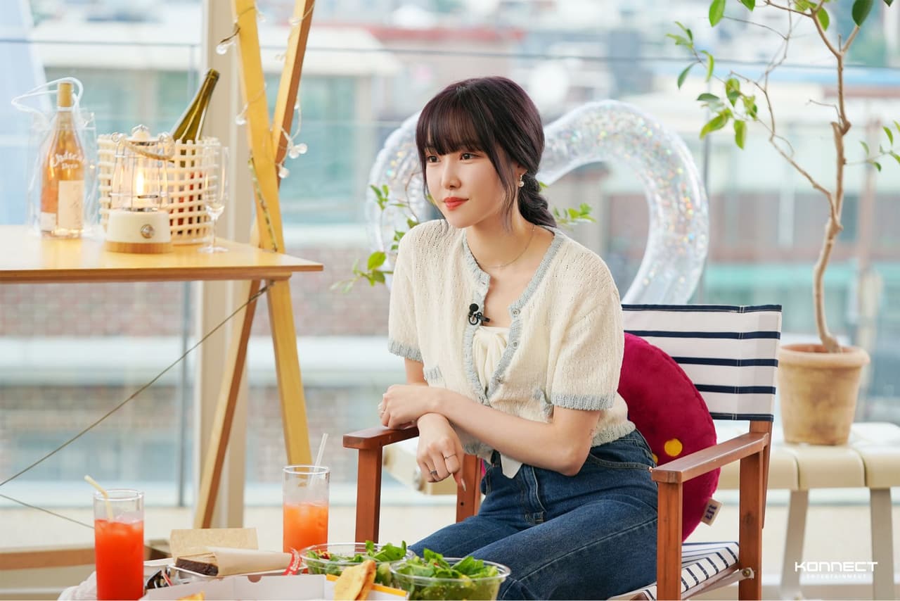 #更新 #照片 230104 Yuju 👋🏻GOODBYE 2022, HELLO 2023 #SpecialPhoto👋🏻 - GFRIEND板 | Dcard