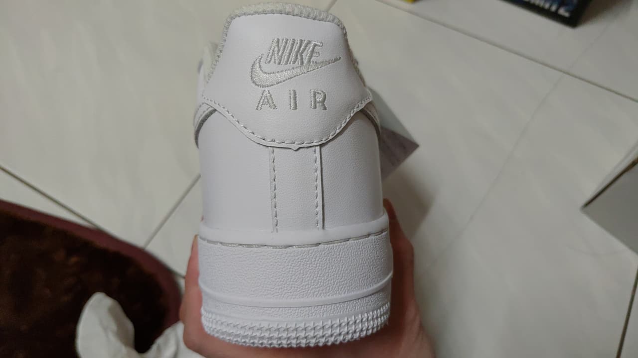 #發問 請幫我看這雙nike air force 1 '07 是否是正品 - 問答板 | Dcard