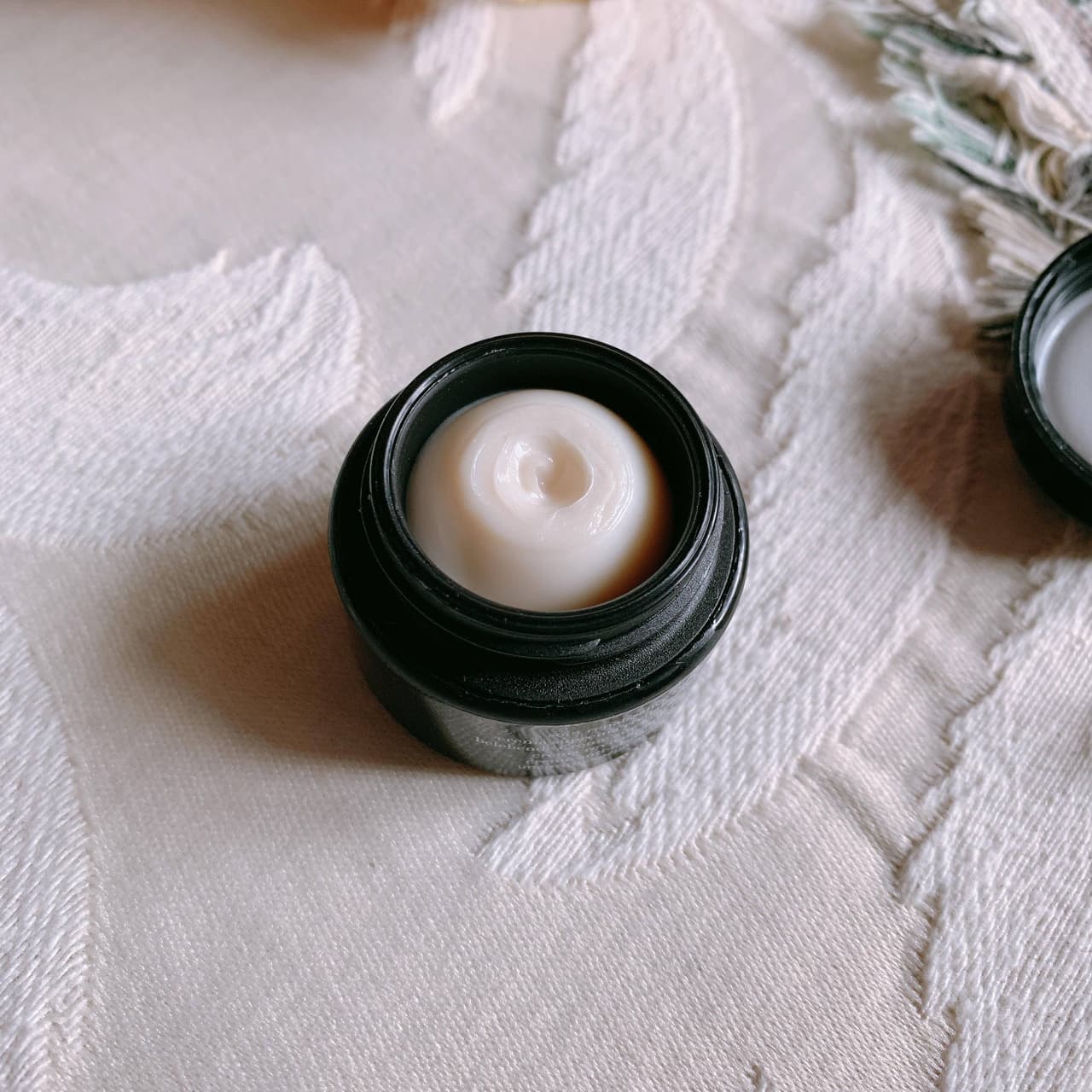 外貿協會買一個心情超好的GA黑曜岩精萃露＋光影粉底((含5ml乳霜 - 美妝板 | Dcard