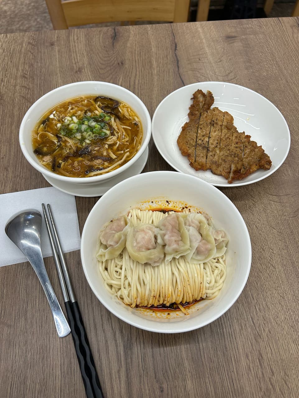 聽說是高雄平價頂替版的鼎泰豐⁉️這就來吃吃看了😎 - 捲捲 (@o_ooo) | Dcard