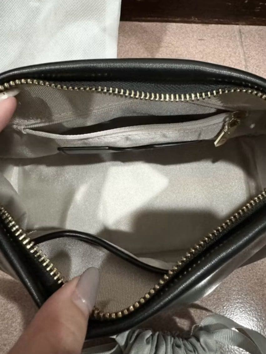 售Vemar腋下包！ - 師範大學板 | Dcard