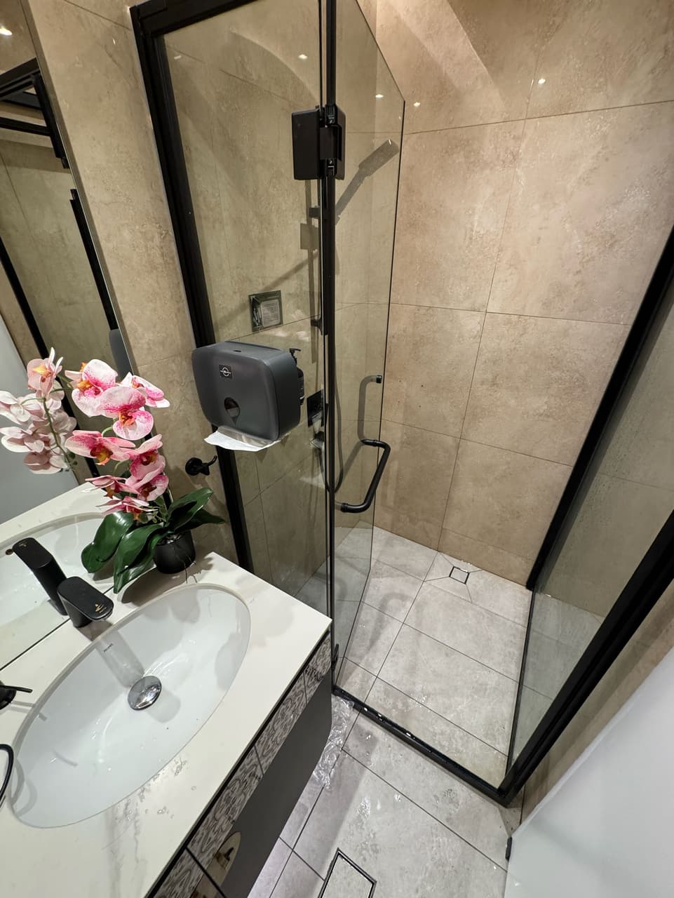 #國外遊記 新加坡樟宜機場JCB免費貴賓室 - 旅遊板 | Dcard