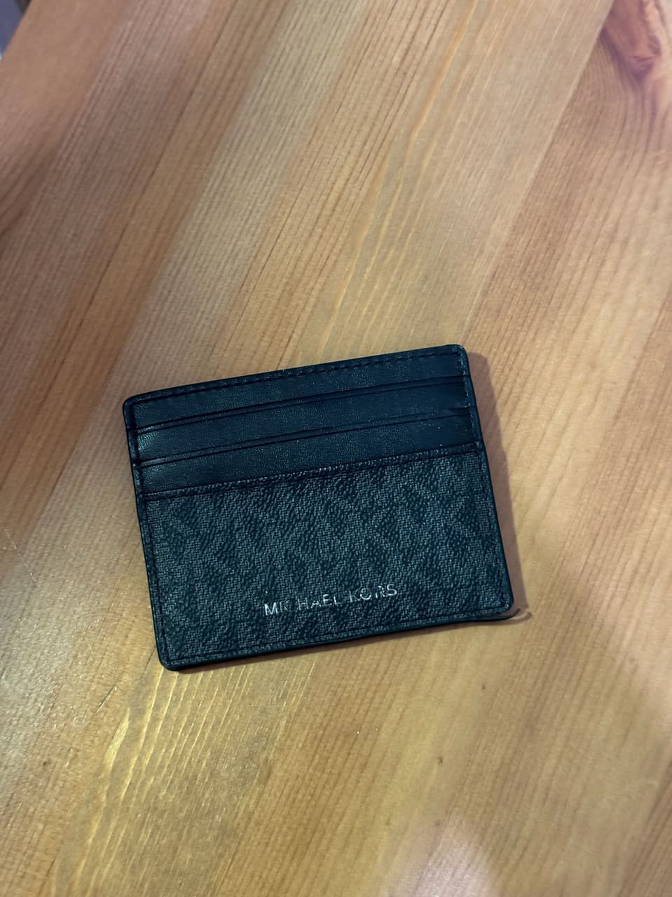 #我要賣 Michael Kors 卡夾 - 二手交易板 | Dcard