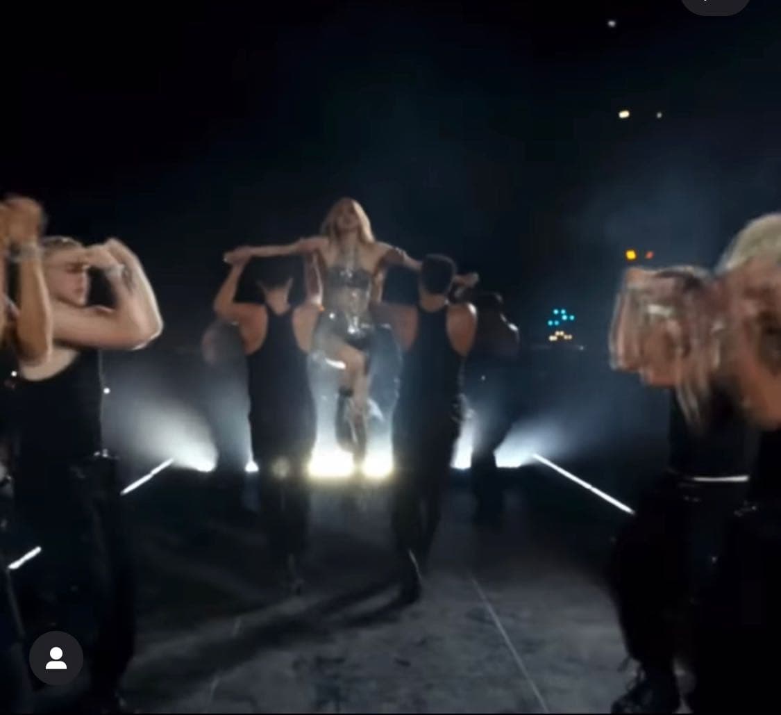 #分享 BLACKPINK 2023科切拉 直播在線等🖤🩷 - B374 留言 | Dcard