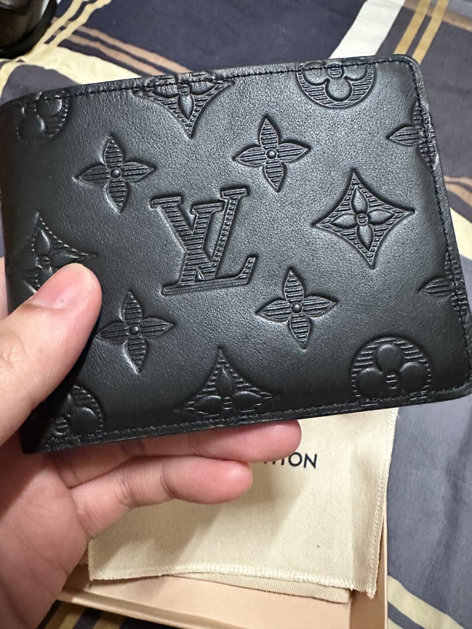 #開箱 LV 壓紋短夾 歐洲同事代購系列二 - 精品板 | Dcard