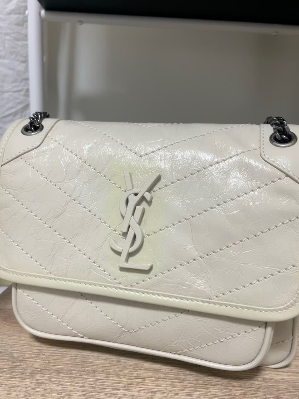 #問題 #詢問 ysl niki baby瑕疵？ - 精品板 | Dcard