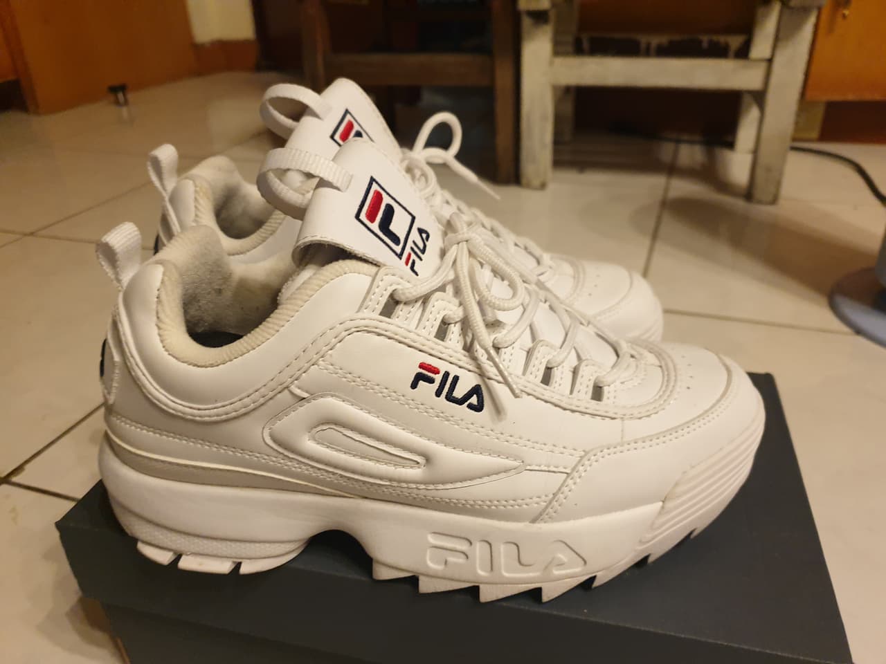 #贈送 #贈物 FILA老爹鞋 - 贈物板 | Dcard