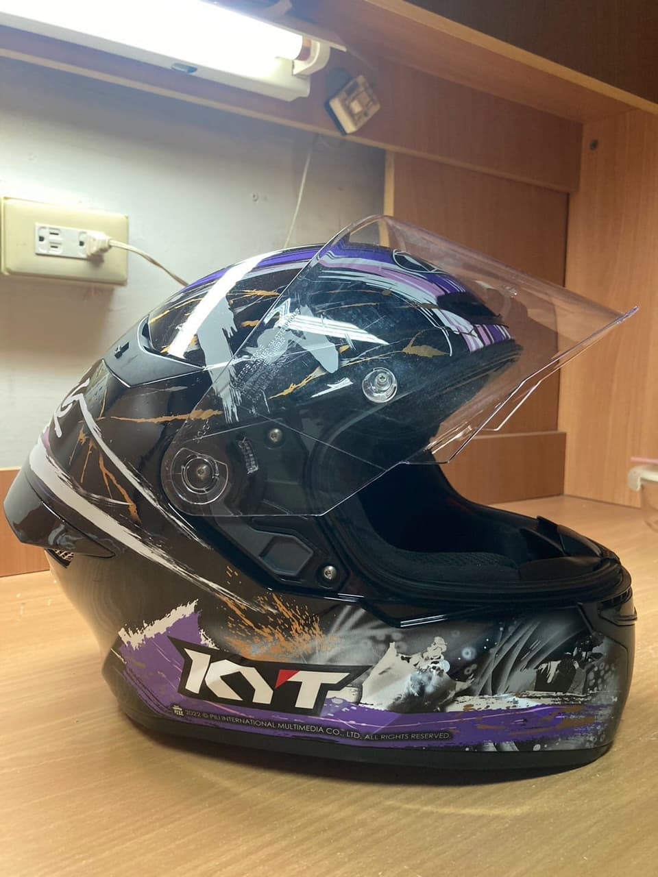 售 素還真KYT全罩安全帽 - 元智大學板 | Dcard