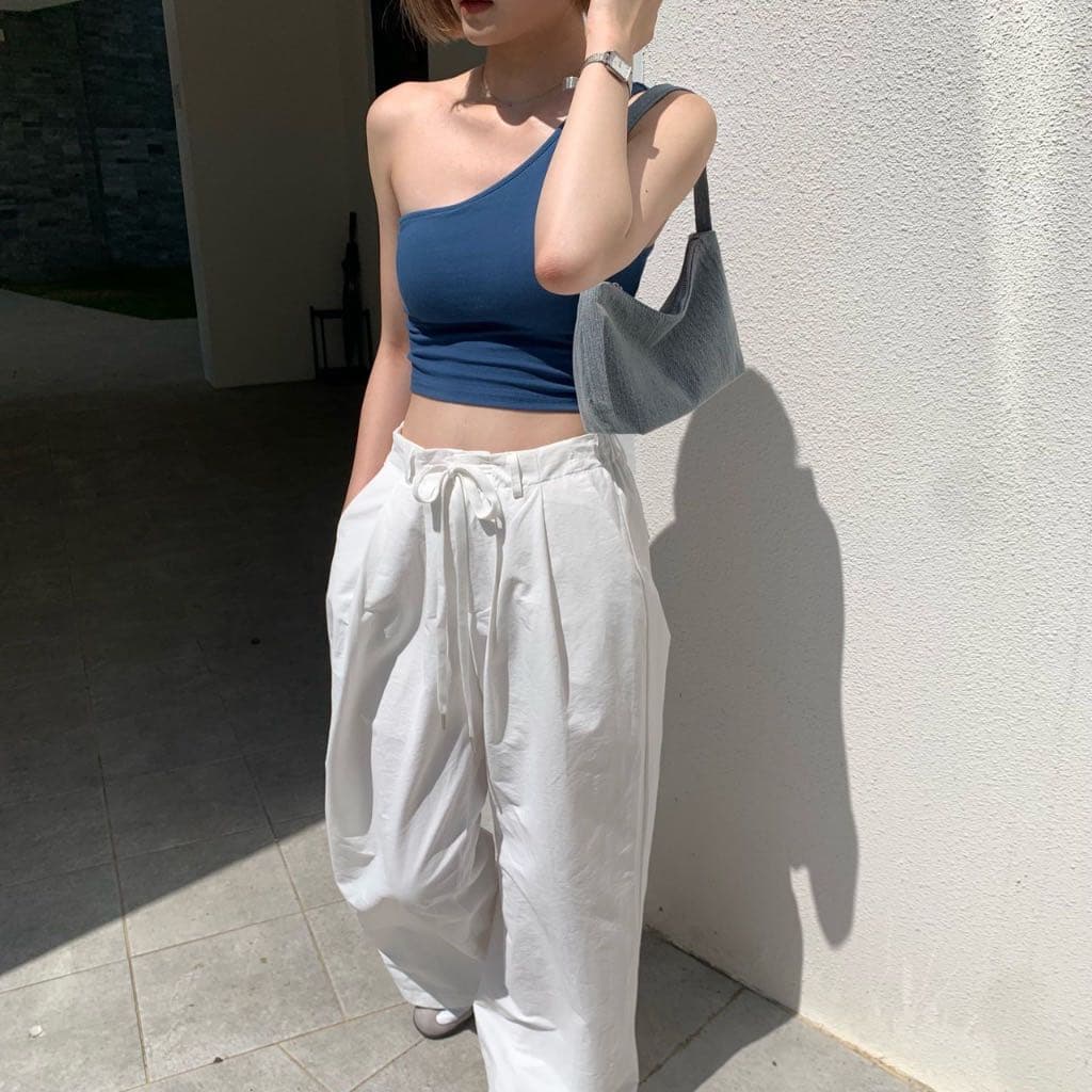 #推薦 3件必買BraTop👙削尖/斜肩/方領短版背心😻 - 芝芝｜購物芝旅 (@hannee) | Dcard