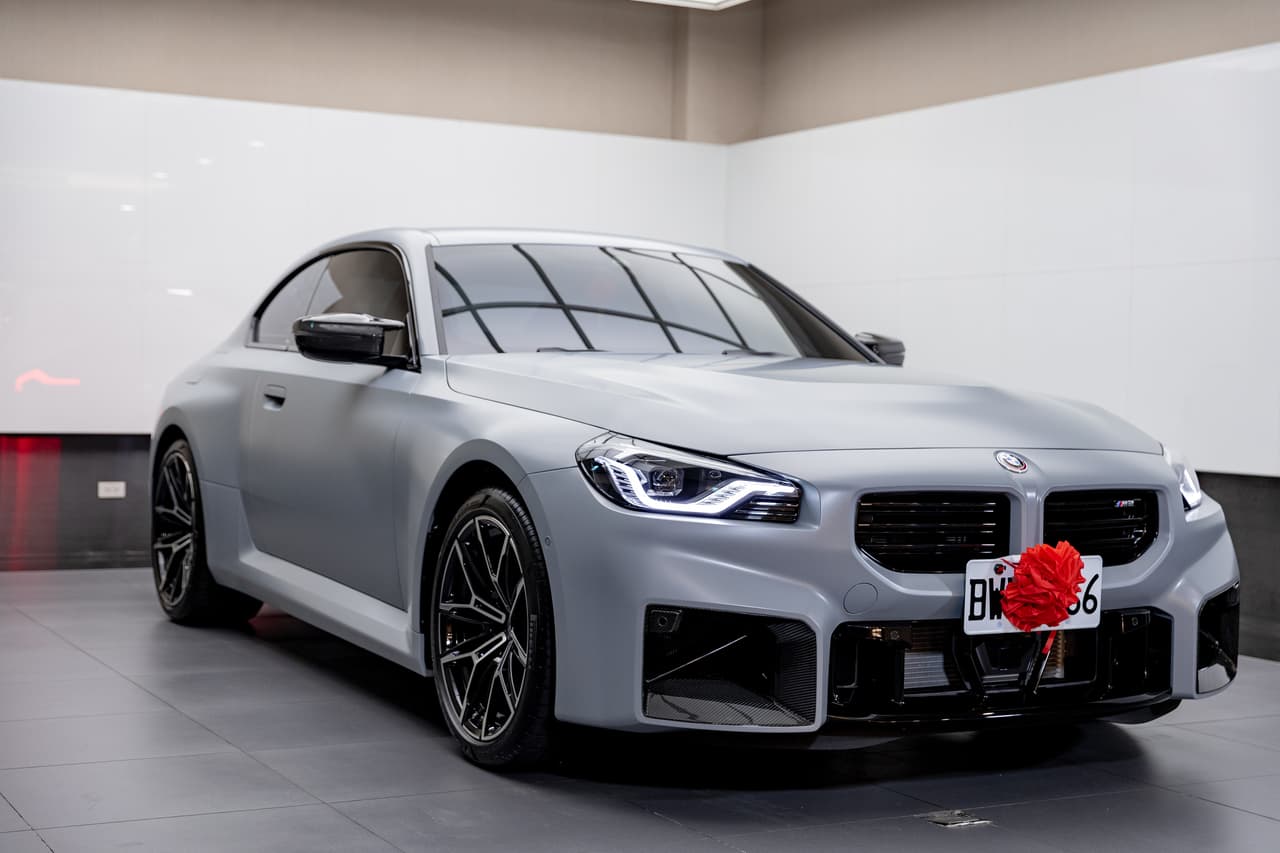 BMW M2 交⾞分享 布魯克林灰+貼消光膜(Suntek TPU ⾃動修復犀⽜⽪) - 汽車板 | Dcard