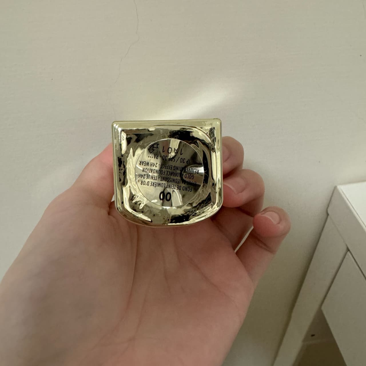 #已贈出 嬌蘭24K粉底液 色號00 已過期 - 贈物板 | Dcard