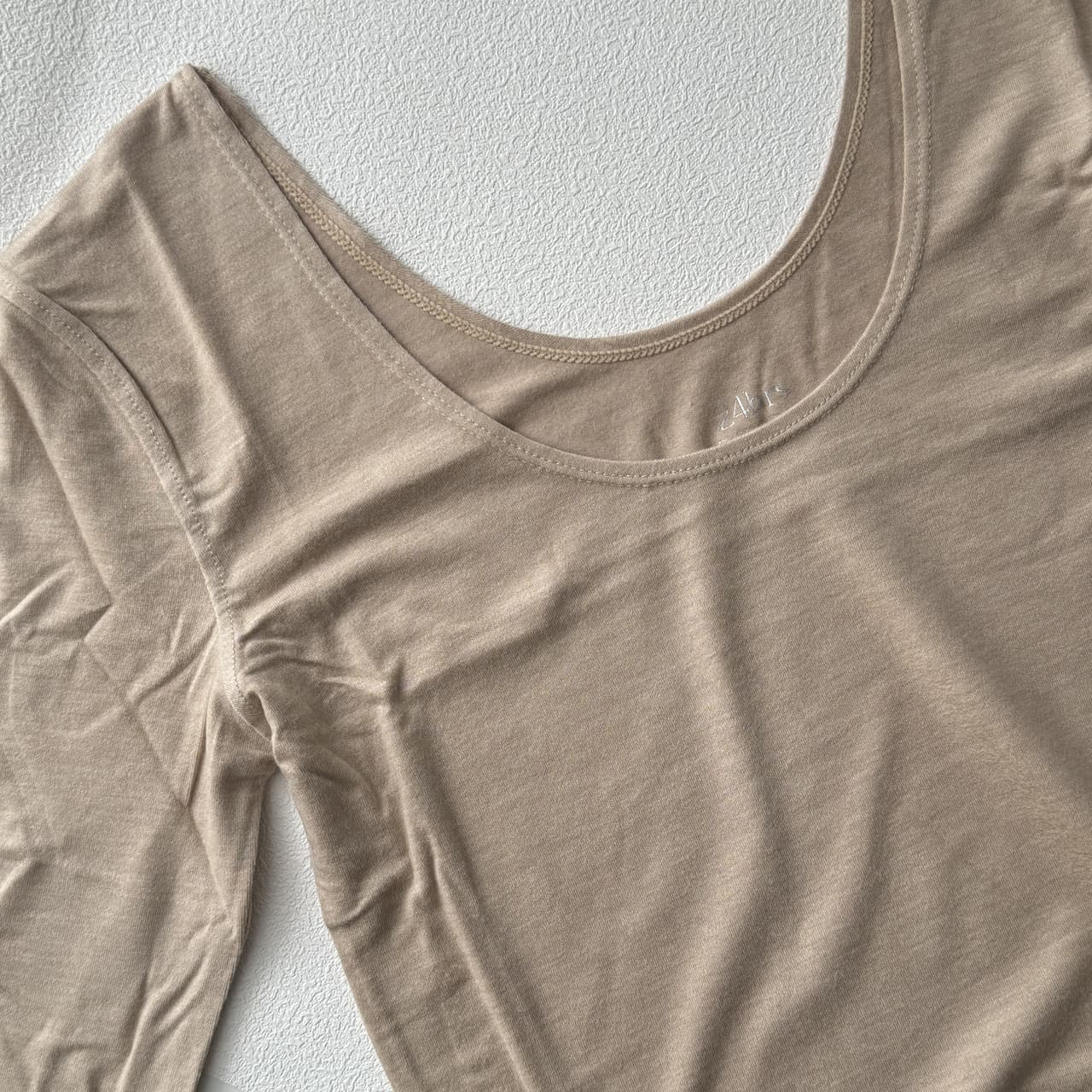 #發熱衣推薦 ️女生冬天必備 細肩帶小可愛發熱衣🥰24HRS軟暖衣開箱 - 芝芝｜購物芝旅 (@hannee) | Dcard