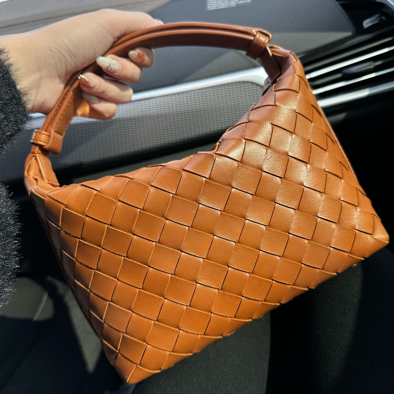 #開箱 BV Mini Wallace 焦糖色 - 精品板 | Dcard