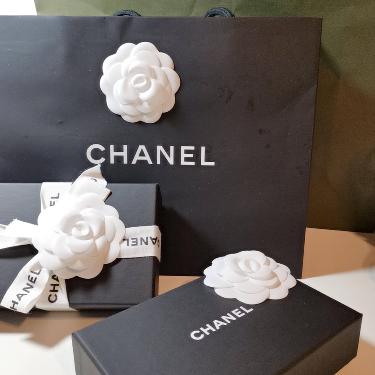 #開箱 Chanel 黑金vs藍銀 零錢卡夾包 - B35 留言 | Dcard