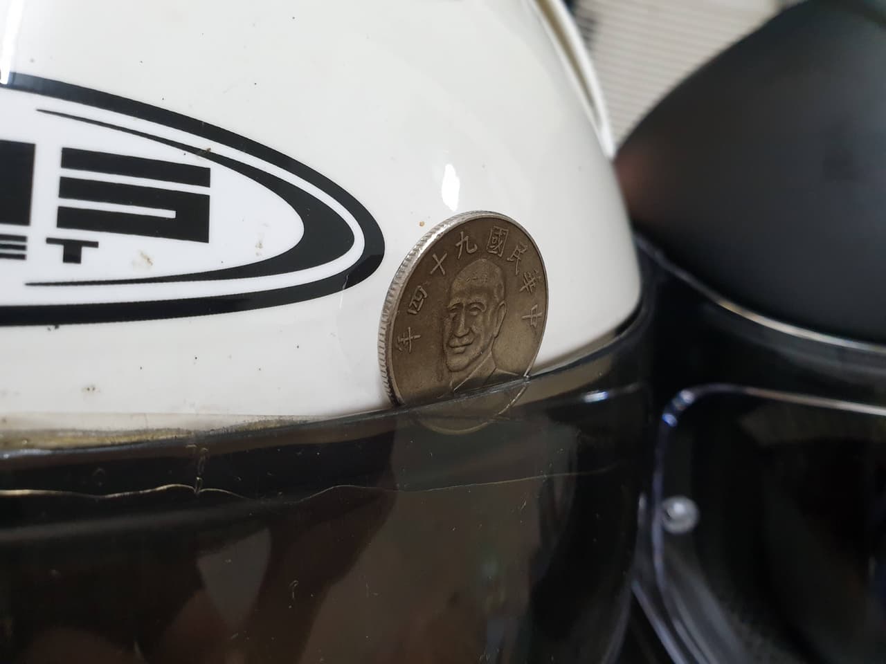 M2R-F5 SOL-SF6 OGK-空氣刀5 簡易比較文(0913更新ZEUS-806F) - 機車板 | Dcard