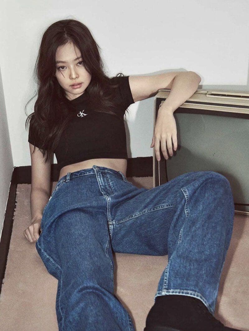 Jennie同款ck上衣哪裡有🥹 - 女孩板 | Dcard