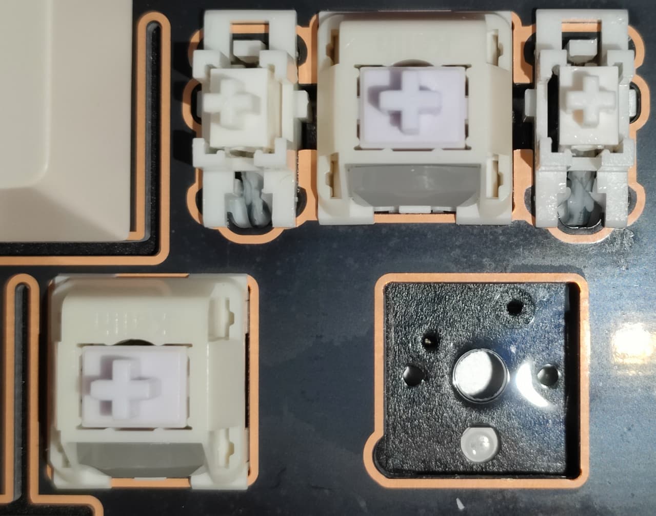 #心得 鍵盤開箱：PMO WAVE 75 75% 金屬鍵盤-麥當勞主題 - 機械鍵盤板 | Dcard