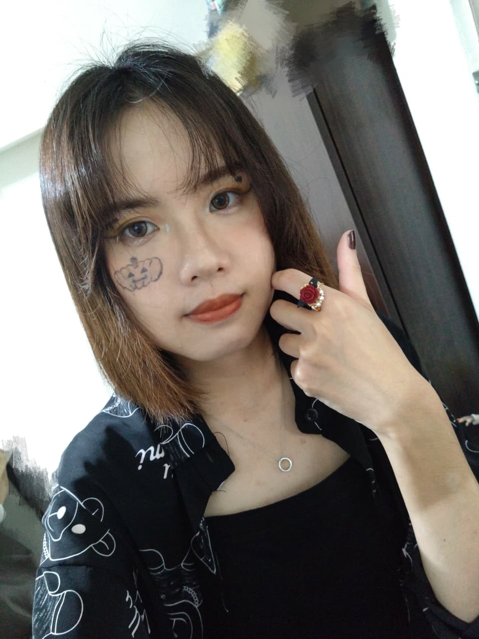 #分享 Happy Halloween 萬聖節X颱風假X在家化妝 - 美妝板 | Dcard