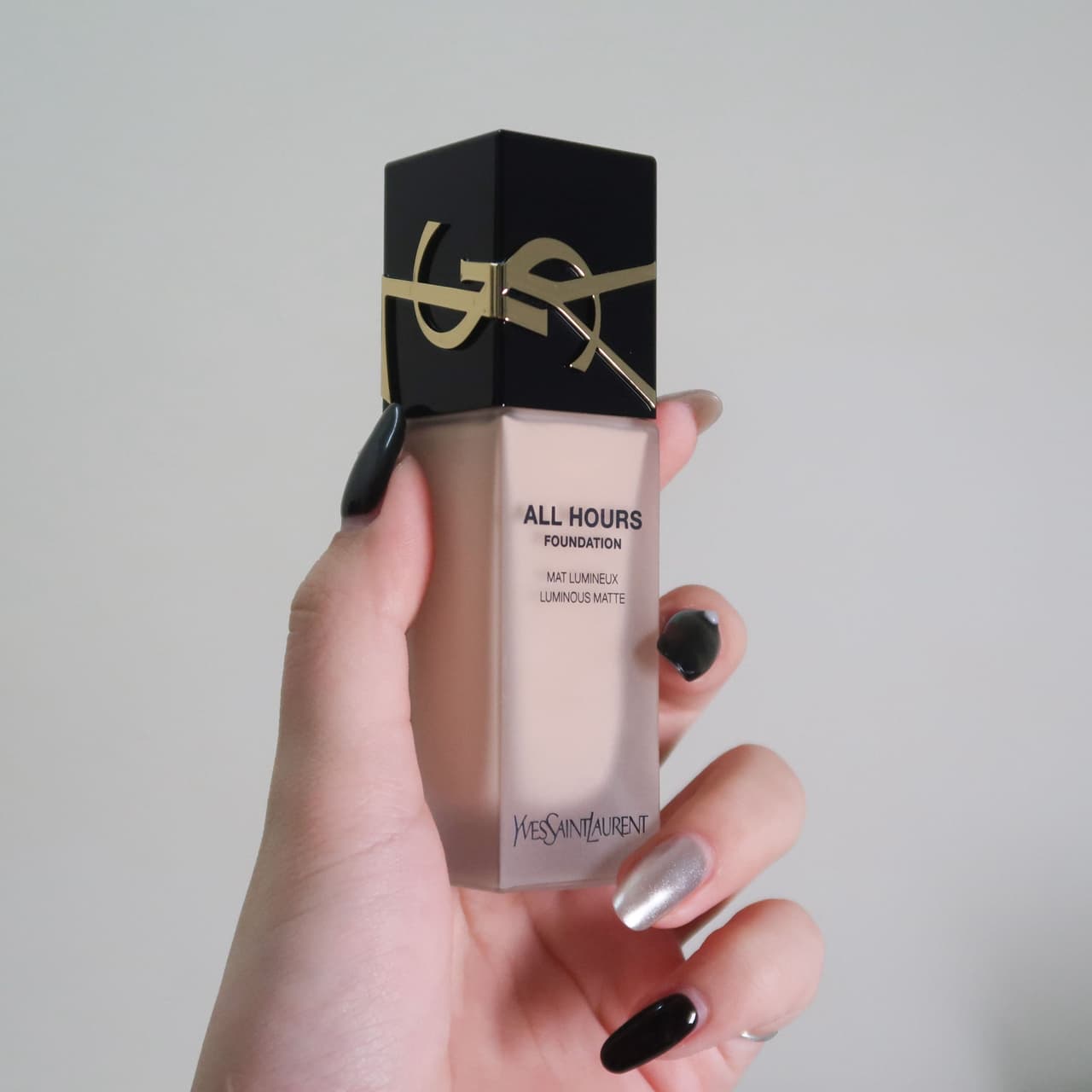 吃完火鍋依舊漂亮的底妝🍲 ft.YSL Beauty 恆久完美無瑕持妝粉底 SPF39/PA+++ - 美妝板 | Dcard