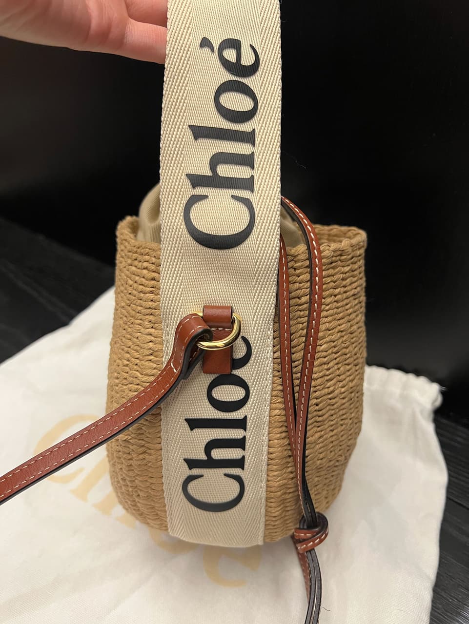 #我要賣 #我要賣 Chloe 草編水桶包 SMALL WOODY BASKET - 二手交易板 | Dcard