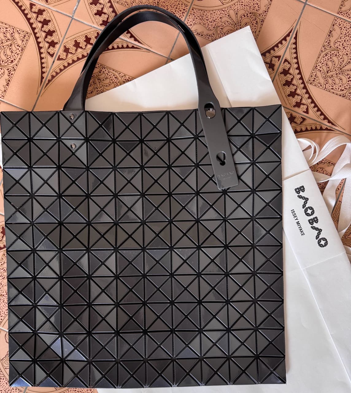 #我要賣 Baobao雙色10*10 2手 有購證 - 二手交易板 | Dcard